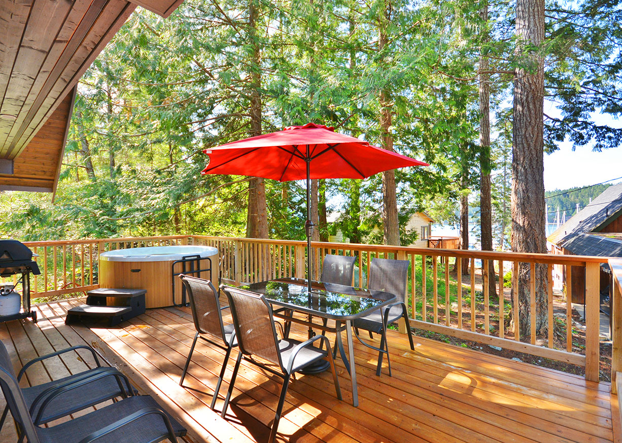 Pender Harbour Resort - A Stone's Throw from the City